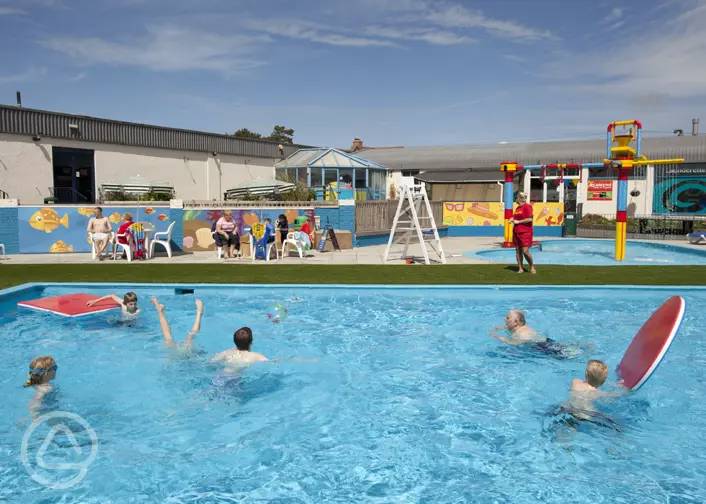 40+ campsites with swimming pools in Cornwall