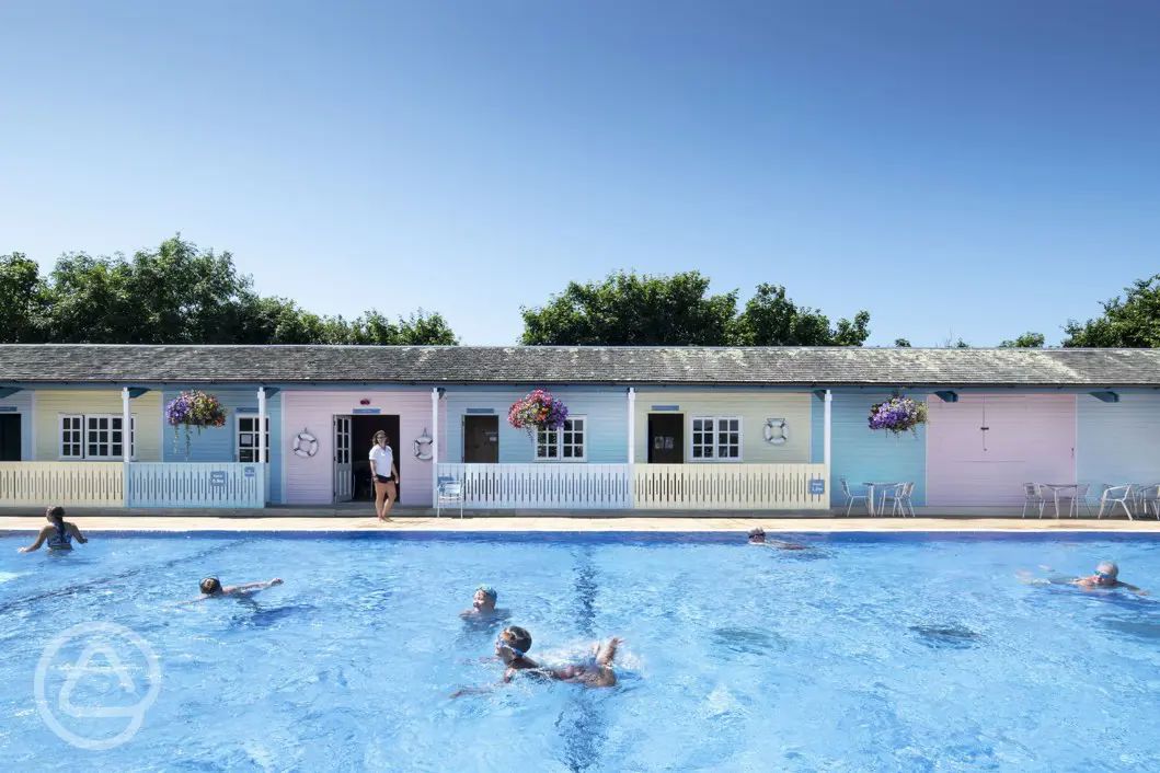 200+ top campsites with swimming pools - find and book now