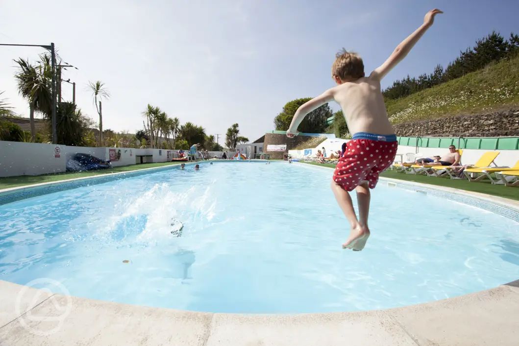 35+ campsites with swimming pools in Cornwall