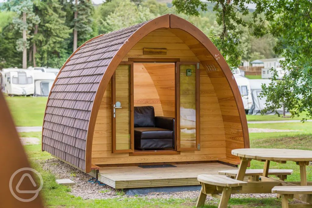 Discover 600+ camping and glamping pods across the UK