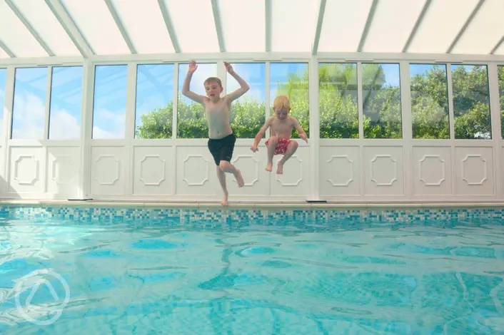 Caravan parks with swimming pools