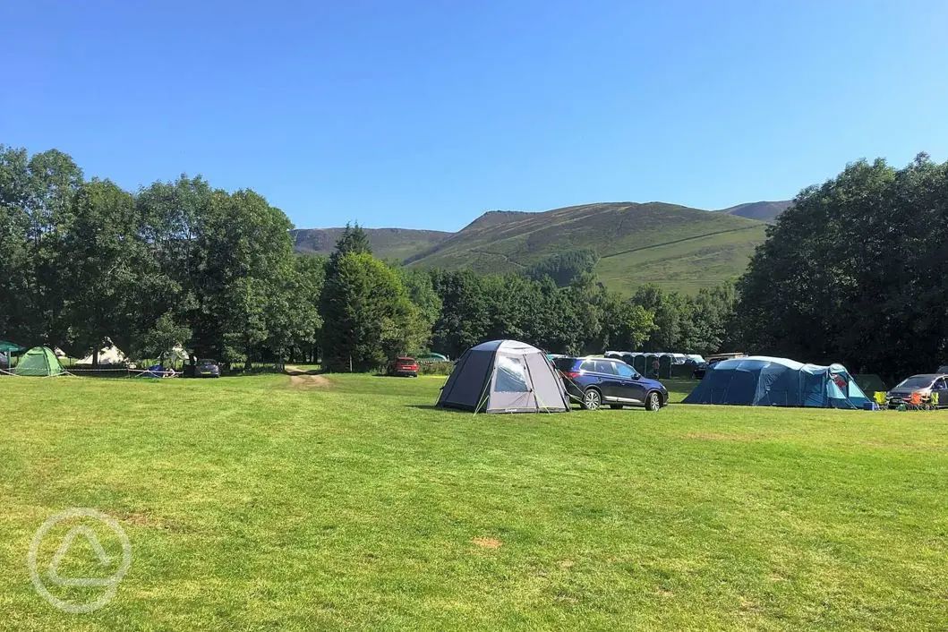 90+ campsites in Derbyshire & Peak District - the best camping