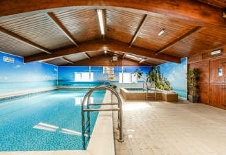 Caravan parks with swimming pools