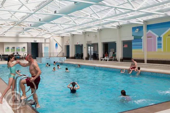 35+ campsites with swimming pools in Cornwall