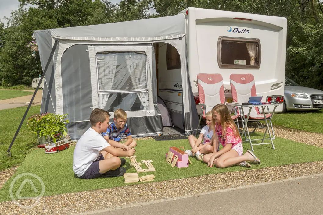 150+ caravan parks in London - top touring sites