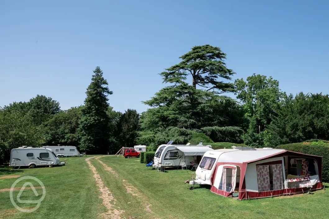 150+ caravan parks in London - top touring sites