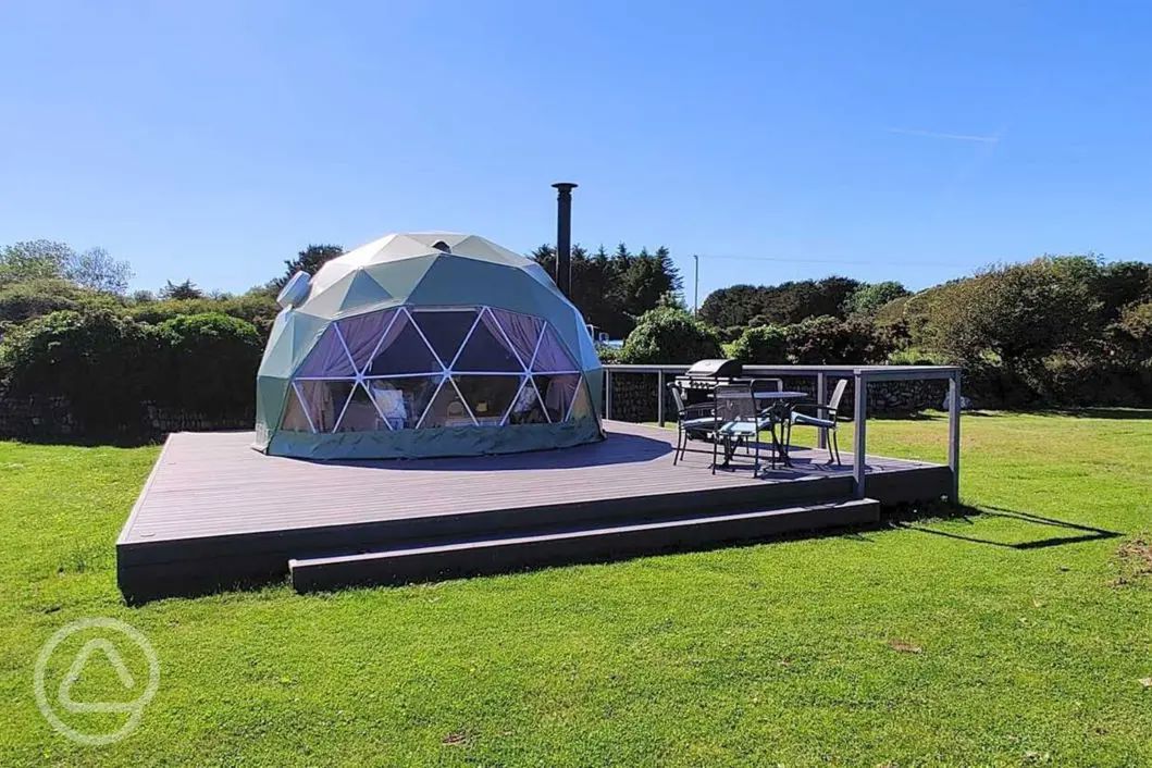 35+ glamping domes - book your glamping break today!