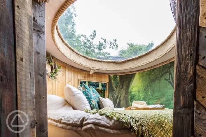 30+ treehouse holidays in the UK