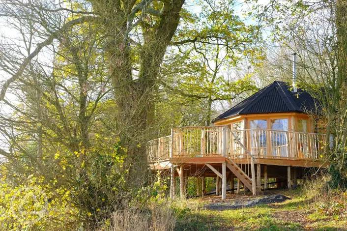35+ treehouse holidays in the UK
