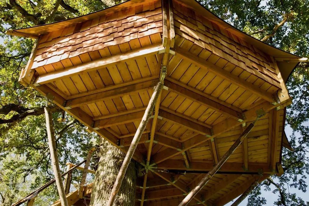 30+ treehouse holidays in the UK