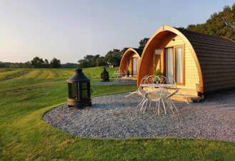 Glamping near London - 100+ glamping sites within easy reach