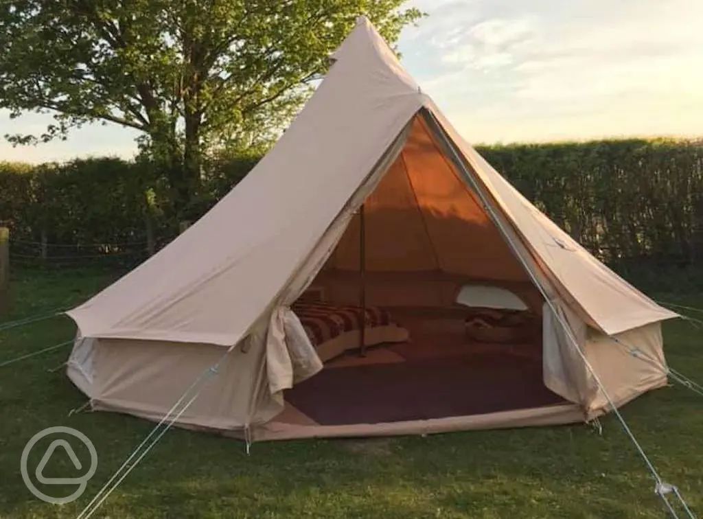 Bell tents in Wales - 45+ top bell tent glamping sites