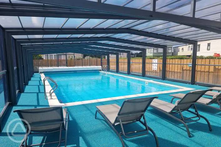 Caravan parks with swimming pools