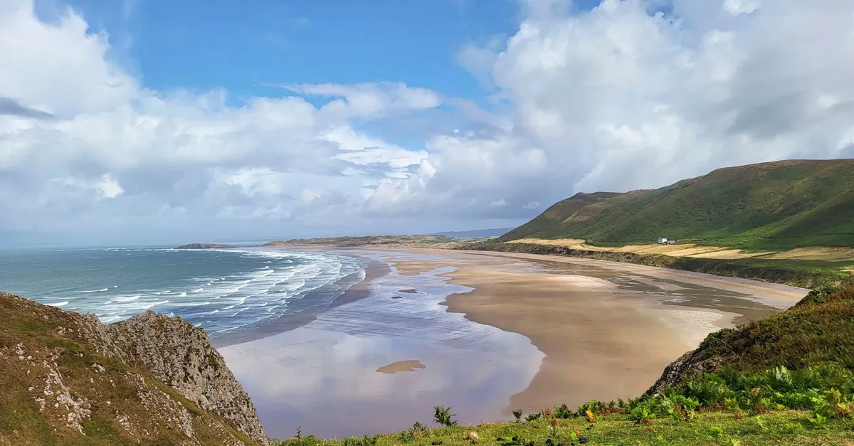 15+ campsites near Llangennith Beach - top camping sites